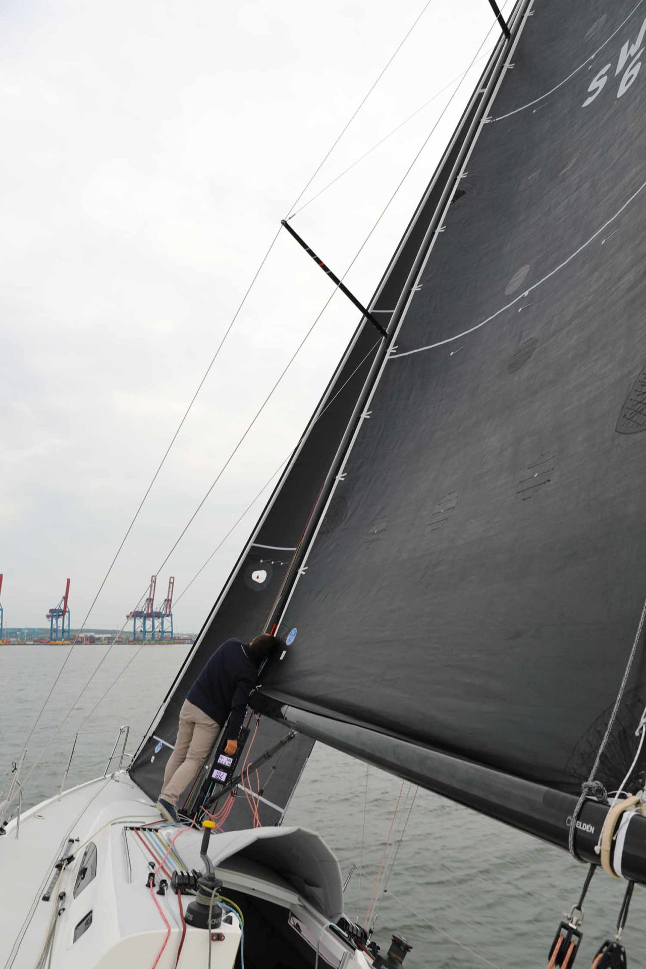 J/111 Mast Track Update - BLUR